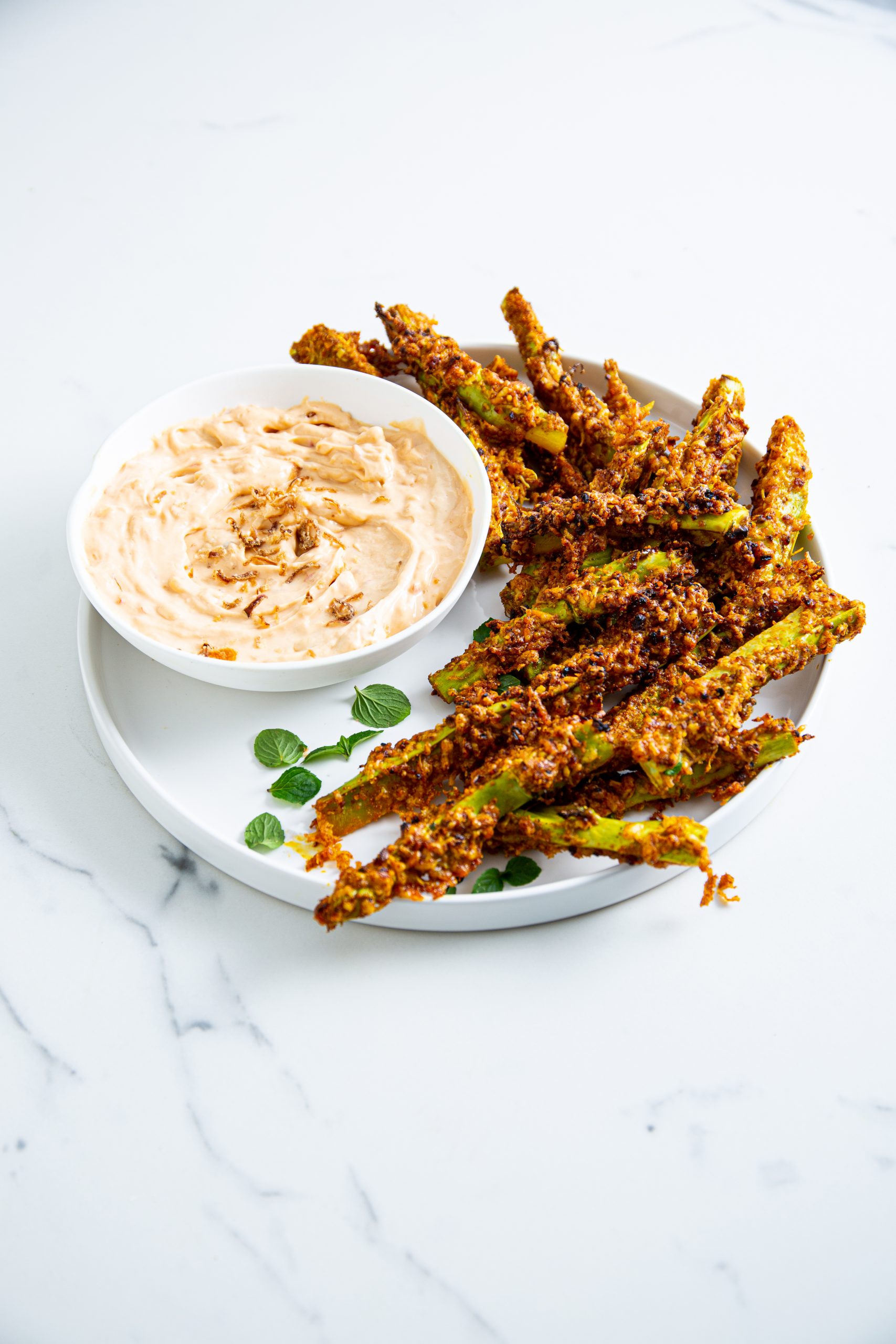 CRUNCHY BROCCOLI STALKS WITH ONION & SWEET CHILLI DIP - LeaderBrand