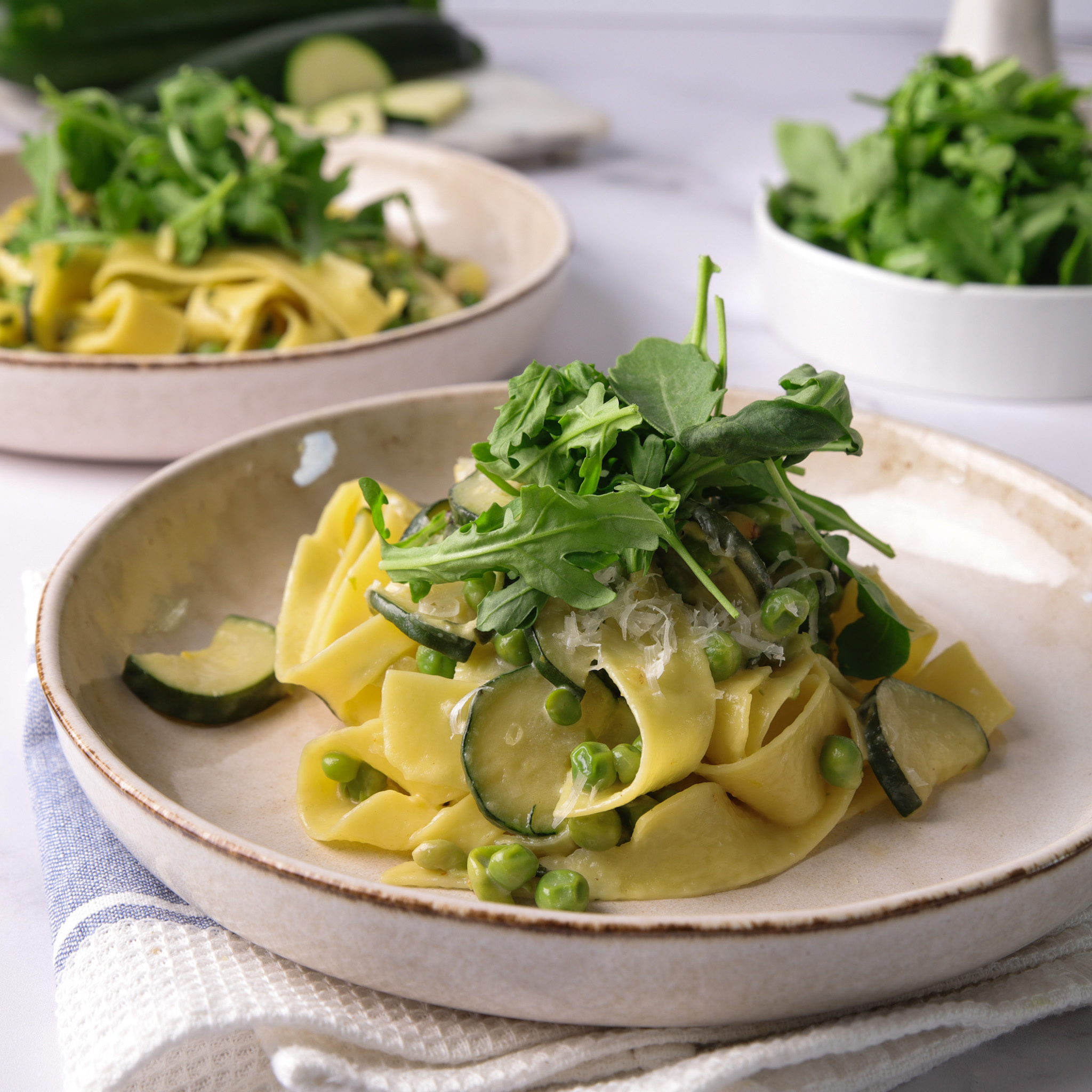 LEMON AND COURGETTE PASTA WITH WILD ROCKET - LeaderBrand