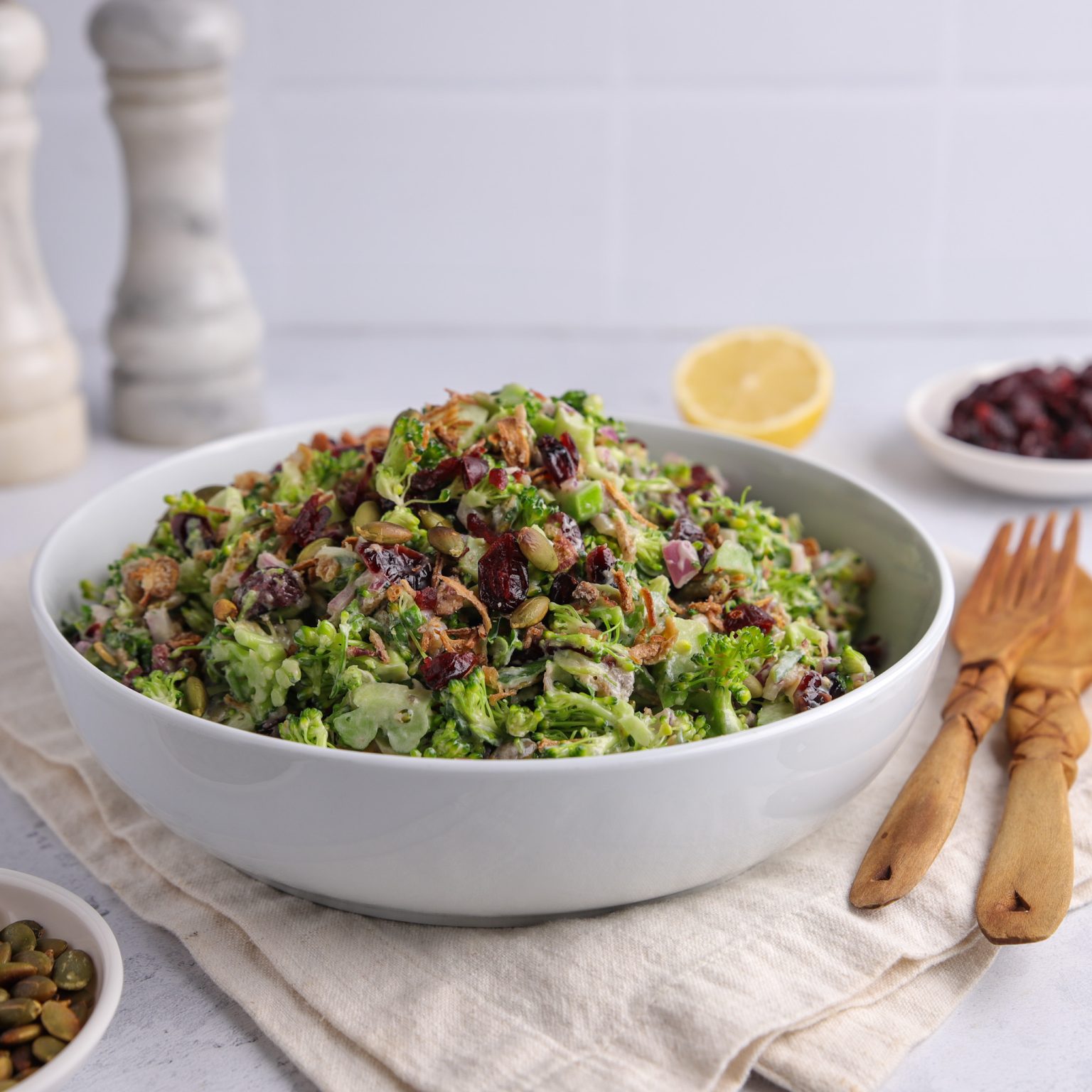 CHOP CHOP CRANBERRY, SPRING ONION AND BROCCOLI SALAD - LeaderBrand